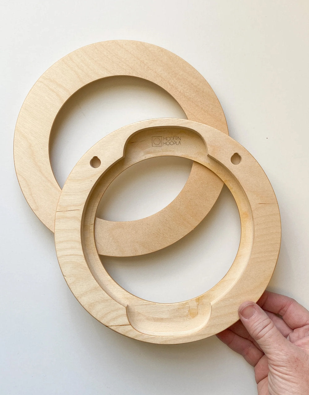 Circular Embroidery Hoop Wooden Frame, Modern Hoopla – Clothkits