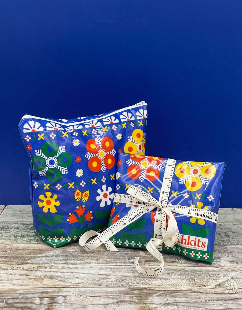 Clothkits® Games Toilet Bag Sewing Kit